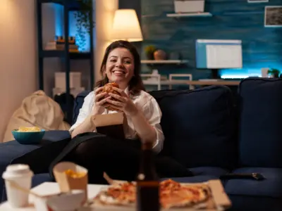 Late Evening Snacking Behavior and Mental Health